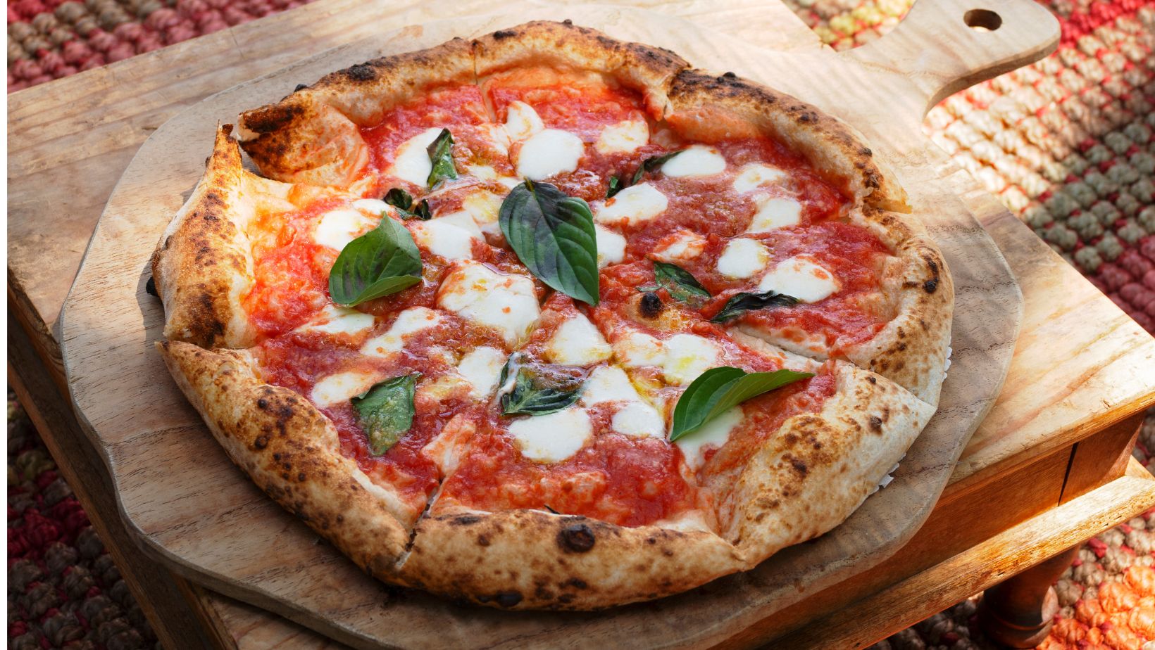 Classic Margherita Pizza – Pizzata